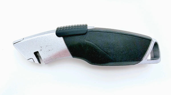 Cutter auto-rétractable de sécurité – APIEX S.A.R.L