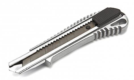 Cutter en métal auto rétractable – APIEX S.A.R.L